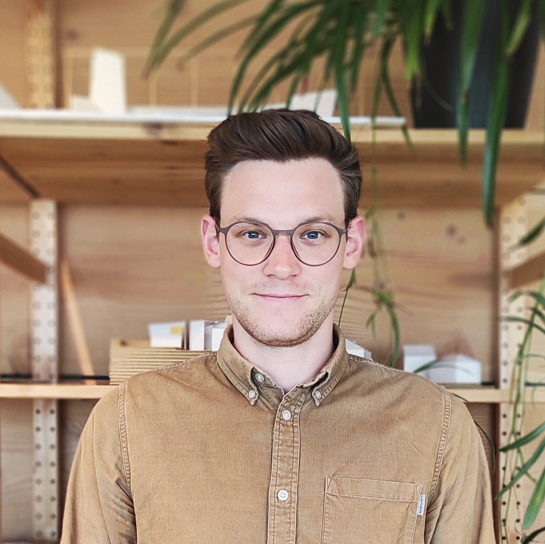 Contact - Helen & Hard