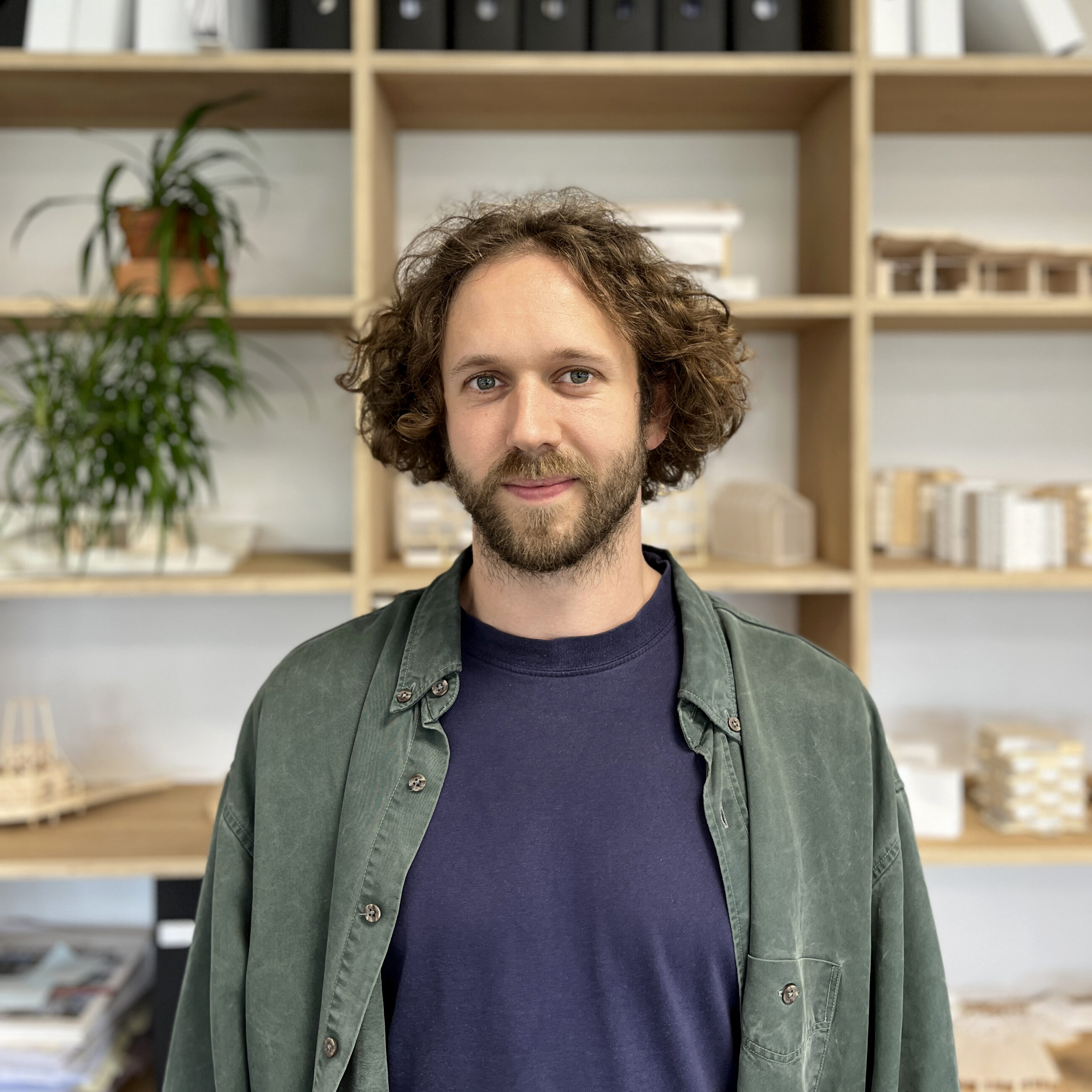 Contact - Helen & Hard